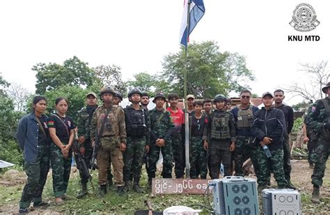 ထိုင်းနယ်စပ် ငါးရံ့နီစခန်းမှ စစ်ကောင်စီတပ်သားများ ထိုင်းဘက်ထွက်ပြေး