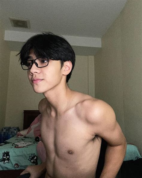 Peemwasu On Instagram “midnight” Abs Boys Filipino Guys Aesthetic