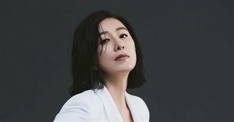 김희애 우아함에 카리스마 한 스푼 화보