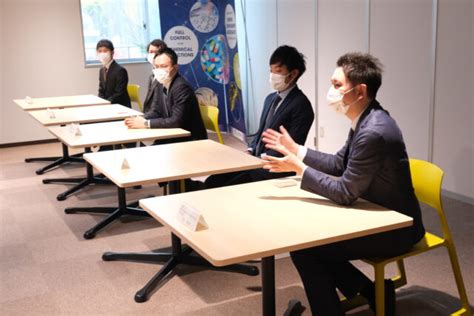 高橋はるみ文部科学大臣政務官がicreddを視察されました 北海道大学 化学反応創成研究拠点 Icredd
