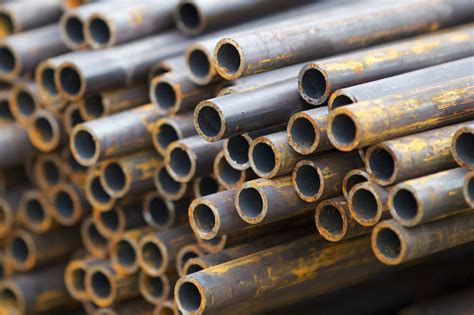 금속 제품의 창 고에서 팩에서 라운드 섹션의 금속 프로필 파이프 0명에 대한 스톡 사진 및 기타 이미지 0명 강철 관 신체 부분 Istock