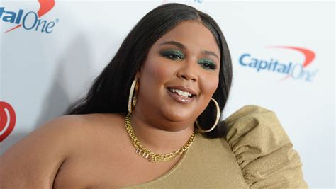 Lizzo Reacts To Critics After Twerking In A Thong At Lakers Game Clip Hollywood Life
