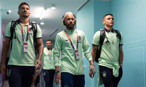 Наймар в основі Бразилії на матч проти Південної Кореї Склади команд