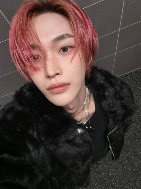 Riize Community Post Mama잘봤나 브리즈 덕분에 상도 받고 너무 고맙습니다🧡 이번에 쉴틈없이 준비했는데