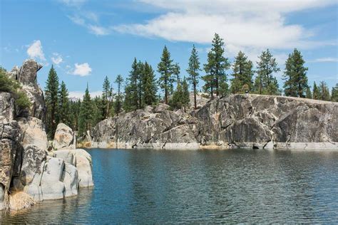 Mono Hot Springs Campground In Sierra National Forest California