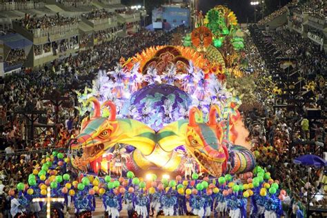 巴西狂欢节究竟有多狂欢桑巴舞表演热情四射