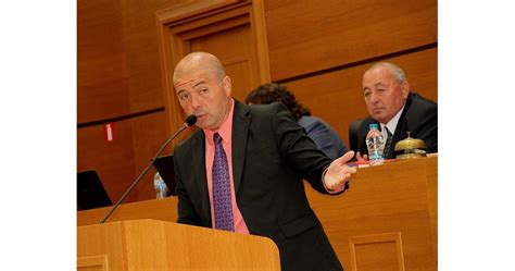 4 часа люти спорове за пробива до Водната палата в Пловдив някои видяха предизборен митинг Снимки