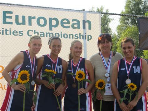 УНСС Трети сме на първия Европейски университетски шампионат 3х3