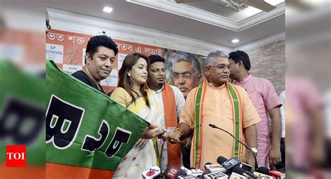Bengali Actor Rimjhim Mitra Joins Bjp Kolkata News Times Of India