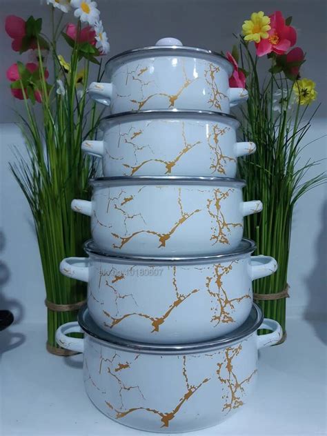 Комплект от 6 броя емайлирани тенджери Съдове Сервизи Прибори София Обогатете своята