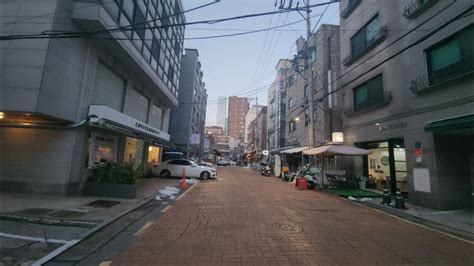 계엄이고 뭐고 자영업자는 죽어난다 무너진 내수 더 안 좋아진다 서민들 지갑 얇아지고 소비실종됐다 연말 특수는 없다 자영