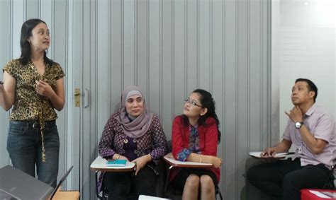 Mini Seminar 11 April 2014 Laporan Keuangan Perencanaan Manajemen Keuangan Uang