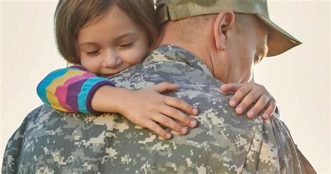 Як підтримати дитину якщо її рідні на війні