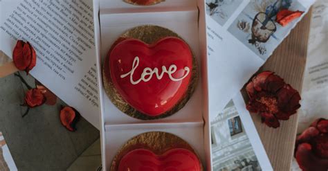 실내 간단한 선물 개인화 과자 낭만적 인 몸짓 낭만적인 놀라다 단 것 달콤한 취급 디저트 로맨스 발렌타인 발렌타인 데이 발렌타인 음식 베이킹