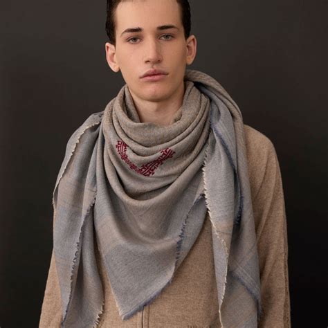 Gray Merino Wool And Silk Keffiyeh Shawl Ibrahim Sep Textiles Ug