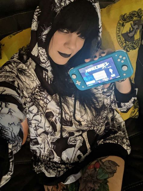 Anyone Need A Nerdy Goth Gf Im Tired Of Single Player 😘 Oc R