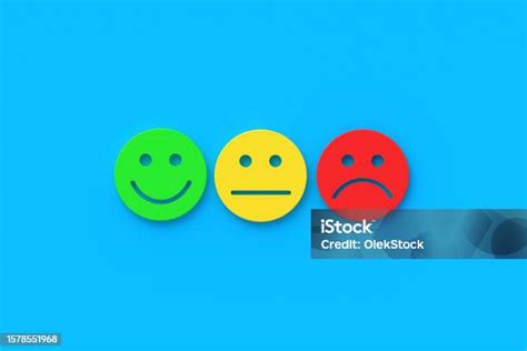 다양한 감정의 얼굴이 줄지어 있습니다 기분 표현 개념입니다 의견 및 피드백 평면도 3d 렌더링 3차원 형태에 대한 스톡 사진 및 기타 이미지 Istock