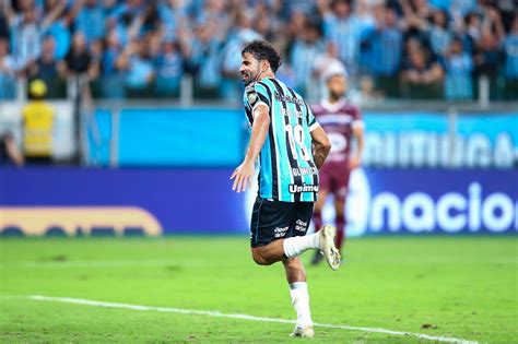 Diego Costa se adapta rápido e tem bom desempenho pelo Grêmio veja