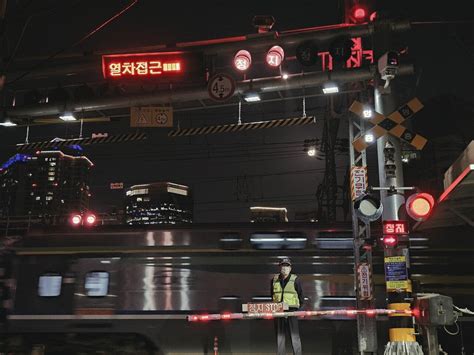 학교 가는데 자기 작업 사진 좀 찍어달라고 하심 야구 에펨코리아