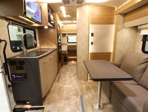 5 Winnebago Small Motorhomes With Slide Outs Lichtsinn Rv Blog