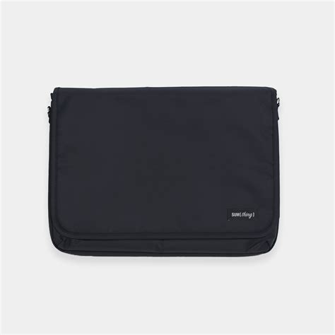 리사이클 나일론 노트북 파우치 썸띵 브랜드 굿즈로 좋은 경험을 전합니다