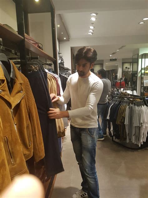 Sexy Shashank Vyas Caught In His New Look Urban Asian
