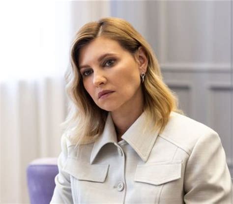 Перша леді Зеленська висловилася про своїх родичів з росії “Я думаю що такі відносини…” Ми з