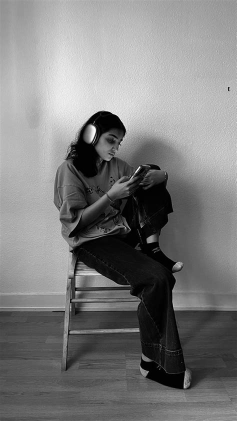 Cindy Sherman‘s Bus Riders Recreations Julius Hornstein Flickr