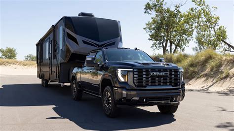Gmcs New Heavy Duty Truck Can Tow 22500 Pounds Popular Science