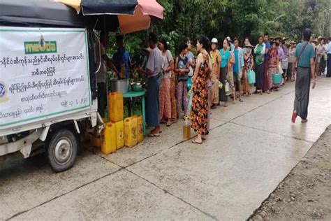 သံတွဲမြို့နယ်တွင် စားသုံးဆီများကို စျေးနှုန်းသက်သာစွာ ရောင်းချပေး Information And Public