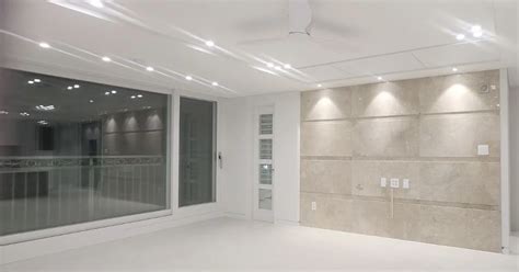 아는분께 조명을 맡기려다가 변경되어 고수님께 연락드렸더니 빠르고 친절하게 상담해주시고 제 일정에 맞추어 신속하게 설치해주셨습니다 분위기있고 예쁜 조명 설치해주셔서 정말