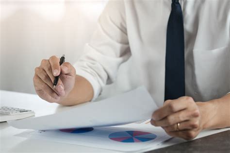 비즈니스 사람들 회의 디자인 아이디어 전문 투자자 프로젝트를 새로운 시작 일 개념입니다 사무실에서 계획 하는 사업 개념에 대한 스톡 사진 및 기타 이미지 Istock