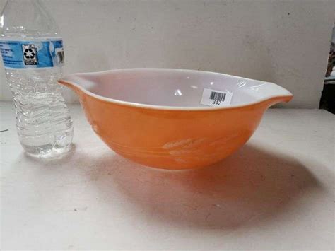 Vintage Pyrex Cinderella Autumn Wheat Pattern 2 5qt Trice Auctions