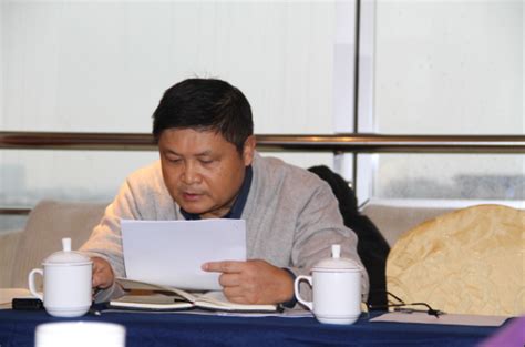 江苏省通信行业协会 2012年12月20日省通信行业协会秘书长尹晋宜作工作总结