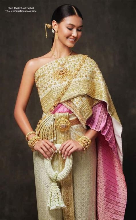 ปักพินโดย Lankum Design ลานคำดีไซน์ ใน Thai Wedding Dress ชุดเพื่อนเจ้าสาว ชุดเพื่อนเจ้าบ่าว