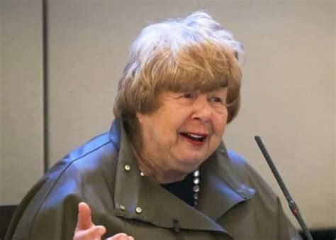 Text Of Three Pages On “writing Through Howl” By Marjorie Perloff Modern And Contemporary