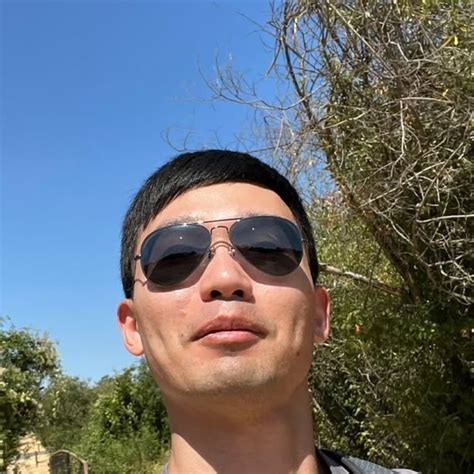 我以為的矽谷生活： 1 每天只工作四小時 2 週末隨意吃餐廳 3 工作兩三年後買房 真實的矽谷生活 1 工作到七八點 2 買一杯六塊