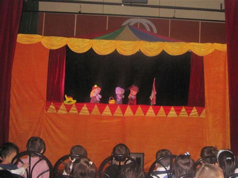 Долоон өндөгтэй доголон шаазгай үлгэрээр нээлтээ хийнэ