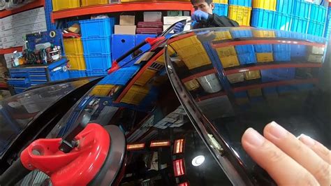 쌍용자동차 체어맨 차량의 깨진 전면유리교체 수리 완료영상입니다 유리교체직후 유리처짐 들뜸등을 방지하도록 열처리공정을 진행하여 바로 차량의 주행이 가능합니다 Youtube