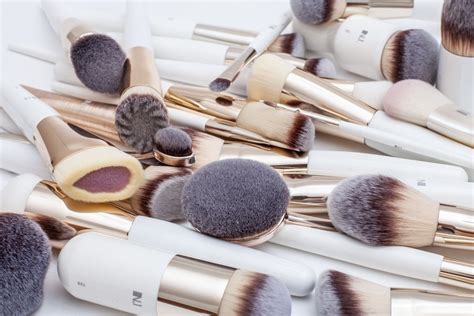 Бюджетные кисти для макияжа дешевле 1000 рублей | Beauty Insider