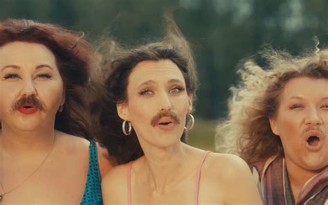 Little BigMOUSTACHE官方MV 审丑or审美神级反转脑洞炸裂 LittleBig乐队 LittleBig乐队 哔哩哔哩视频