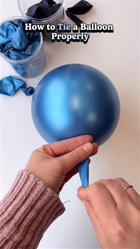 How To Tie A Balloon Knot An Easy Way To Tie Balloons Balloons Diy