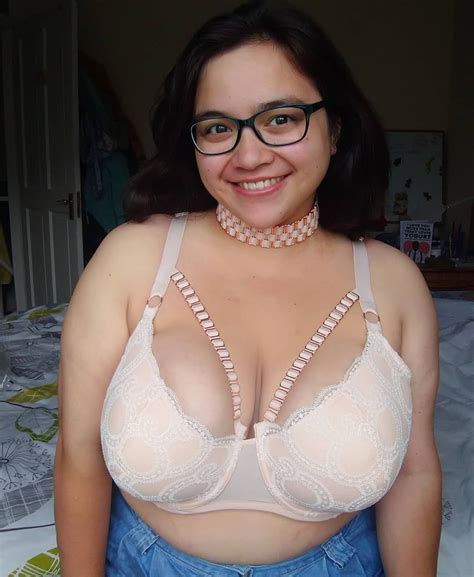 Janine Aam Is Just Adorable In Her Bras For Real Rbiggerthanherhead
