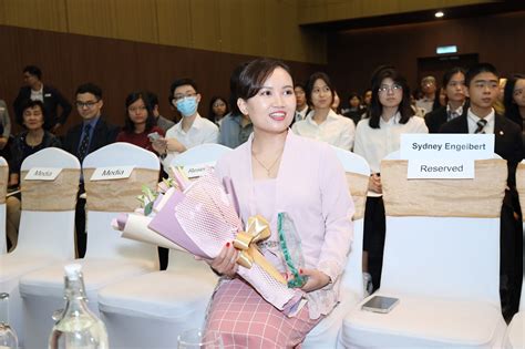 30yo Sabah Teacher Receives Top Honour As Worlds Best Educator In 2024 Cambridge Awards Weirdkaya