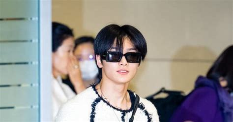 사진 스트레이 키즈 아이엔강렬한 공항패션 조선비즈