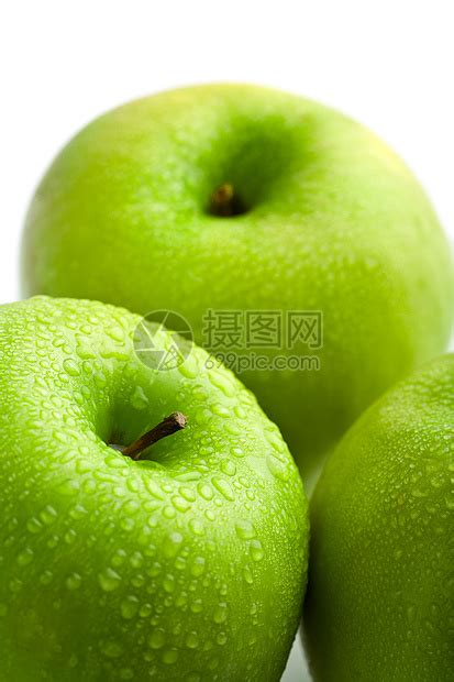 隔离带水滴的新鲜绿苹果高清图片下载 正版图片321294793 摄图网