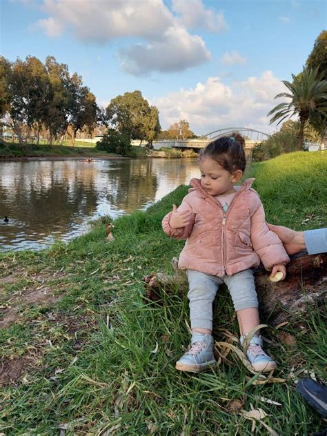 האם כדאי לדבר אנגלית כדי שהילדים לא יבינו שירי מרכוס לקס קלינאית תקשורת והדרכת הורים