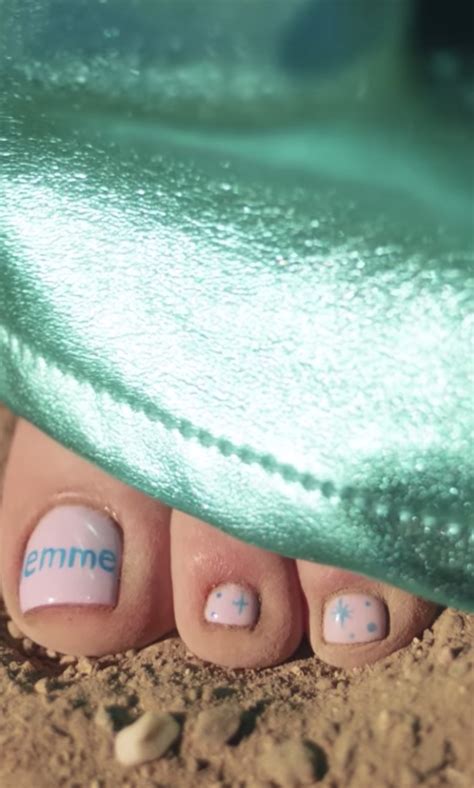 Kardashian Fans Think Kourtneys New Company Lemme Will Include Sex