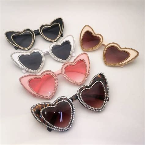 عینک فرم‌قلبی شاپینو