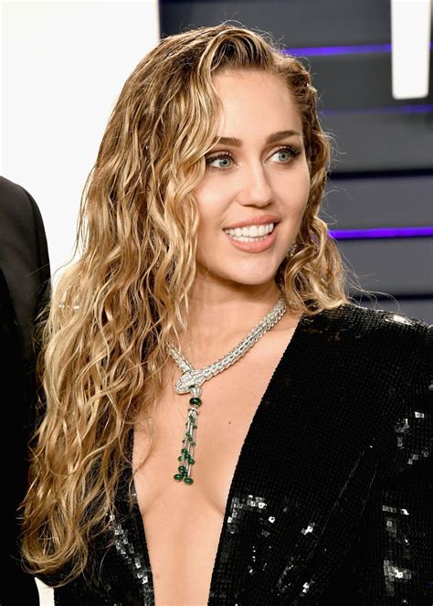 Miley Cyrus Thefappening Sexy Sideboobs At Oscar Party The Fappening